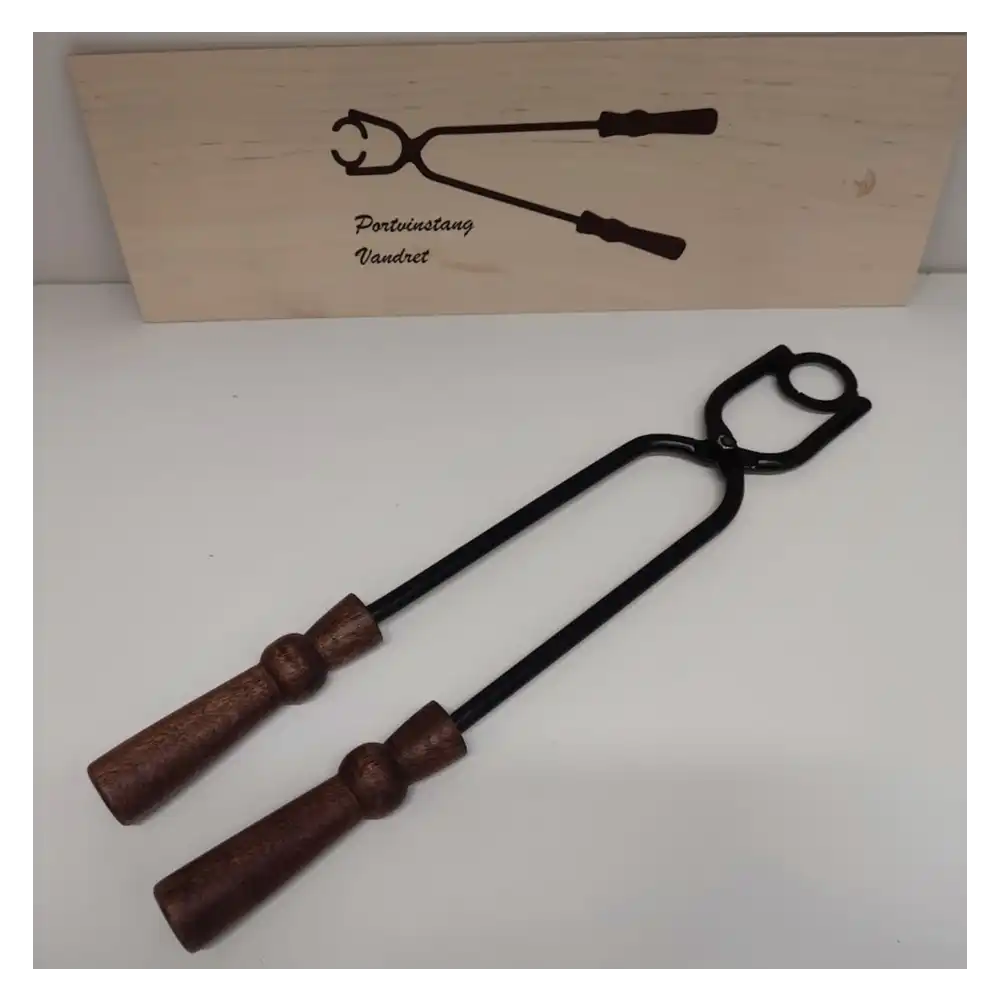 Port tongs - Horizontal - UK wine racks | Wineandbarrels